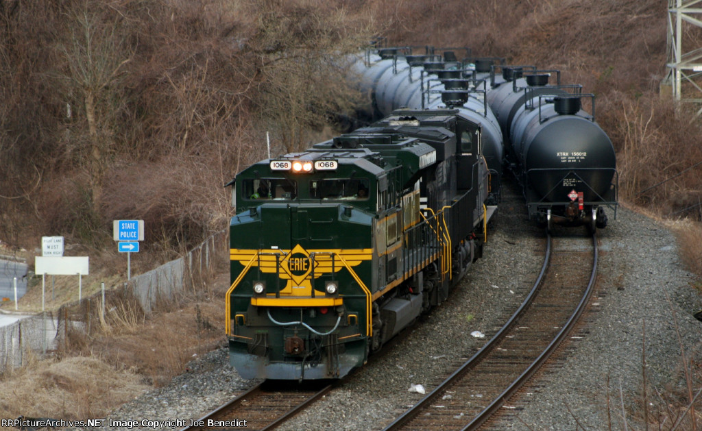 NS 1068 Erie Heritage unit on 65W